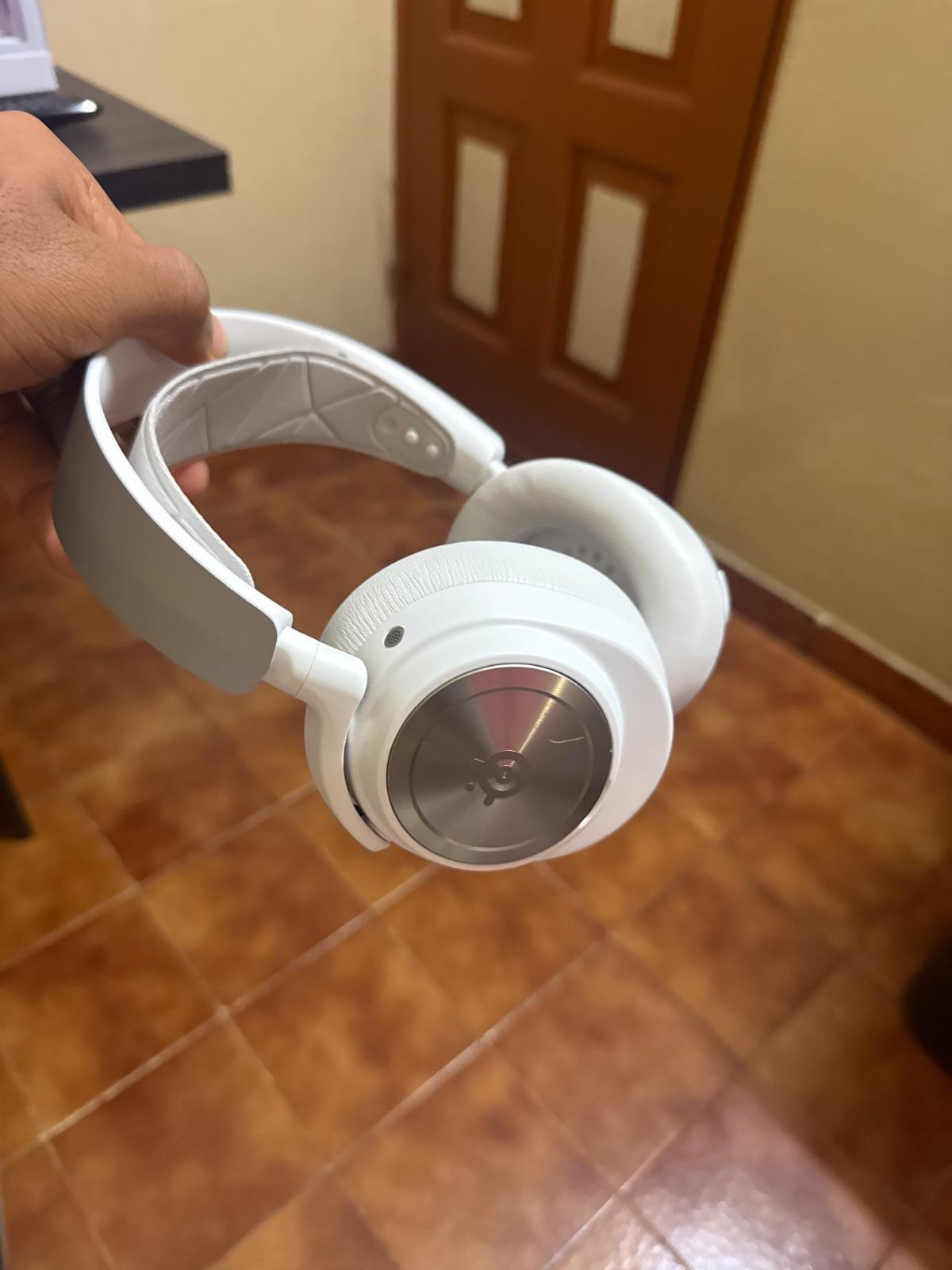 Recensioni SteelSeries Arctis Nova Pro Wireless (Bianco) - Recensioni e ...